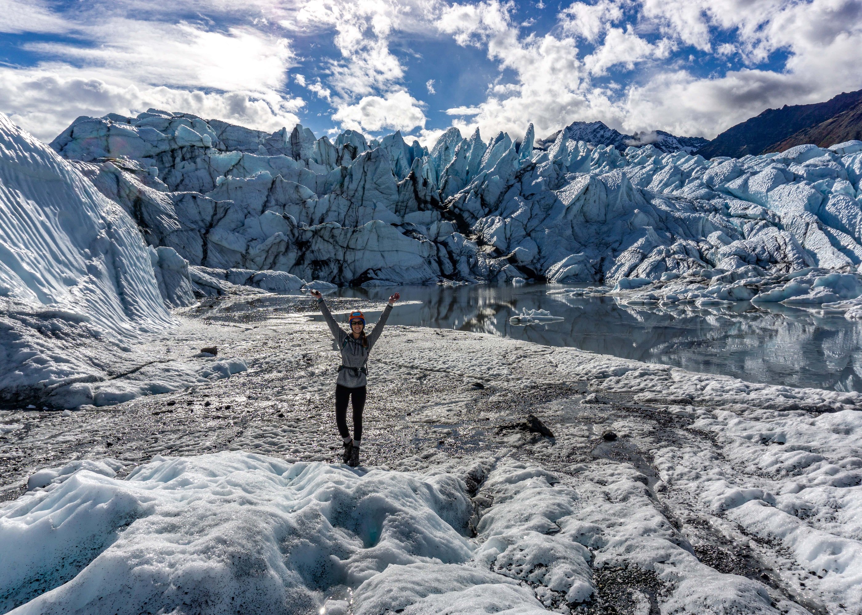 4 Reasons You Should Work a Holiday Travel Assignment